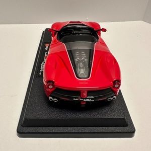 bburago | Toys | Ferrari Laferrari F7 Aperta Red 24 Diecast Model Car ...